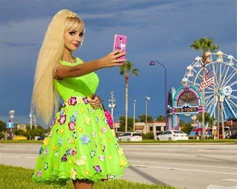 Margot Robbie como Barbie ya es la actriz mejor pagada de Hollywood ...