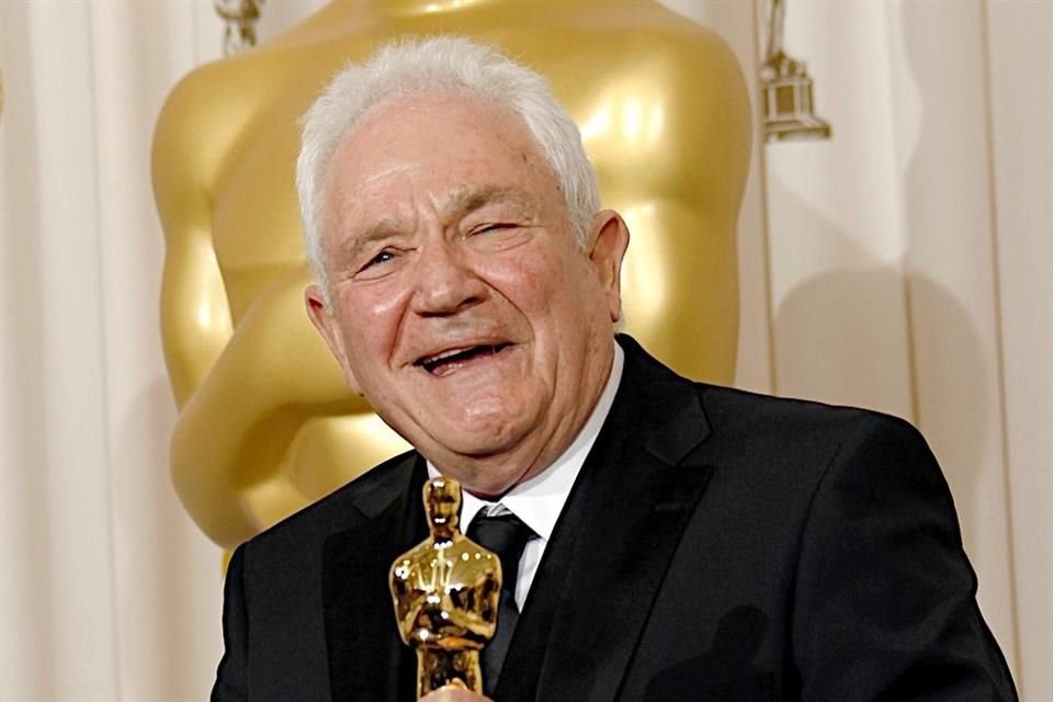 Murió el guionista David Seidler a los 86 años mientras pescaba en ...